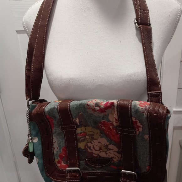 UNIONBAY | Bags | New Vintage Union Bay Floral Women Purse Handbag ...